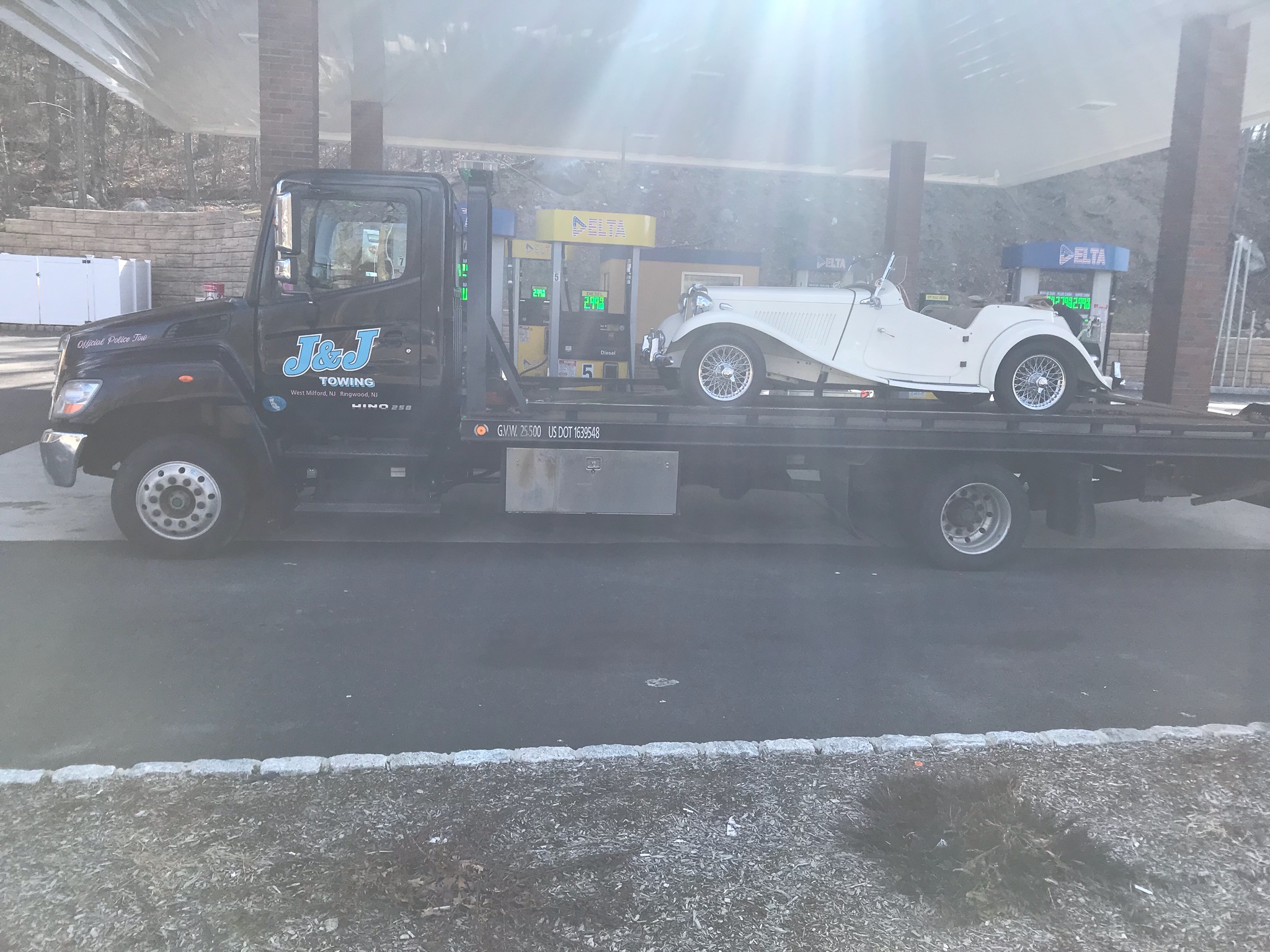 J & J Towing