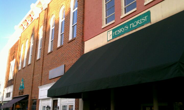 Marina's on the Square - Murfreesboro, TN 37130