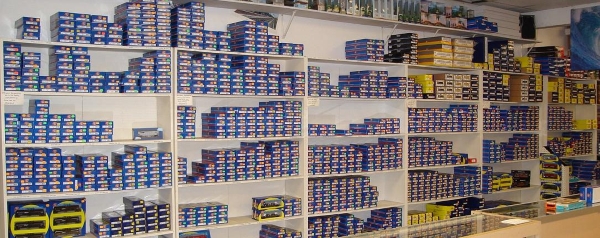 Arnie's Model Trains 6452 Industry Way, Westminster, CA 92683 ...