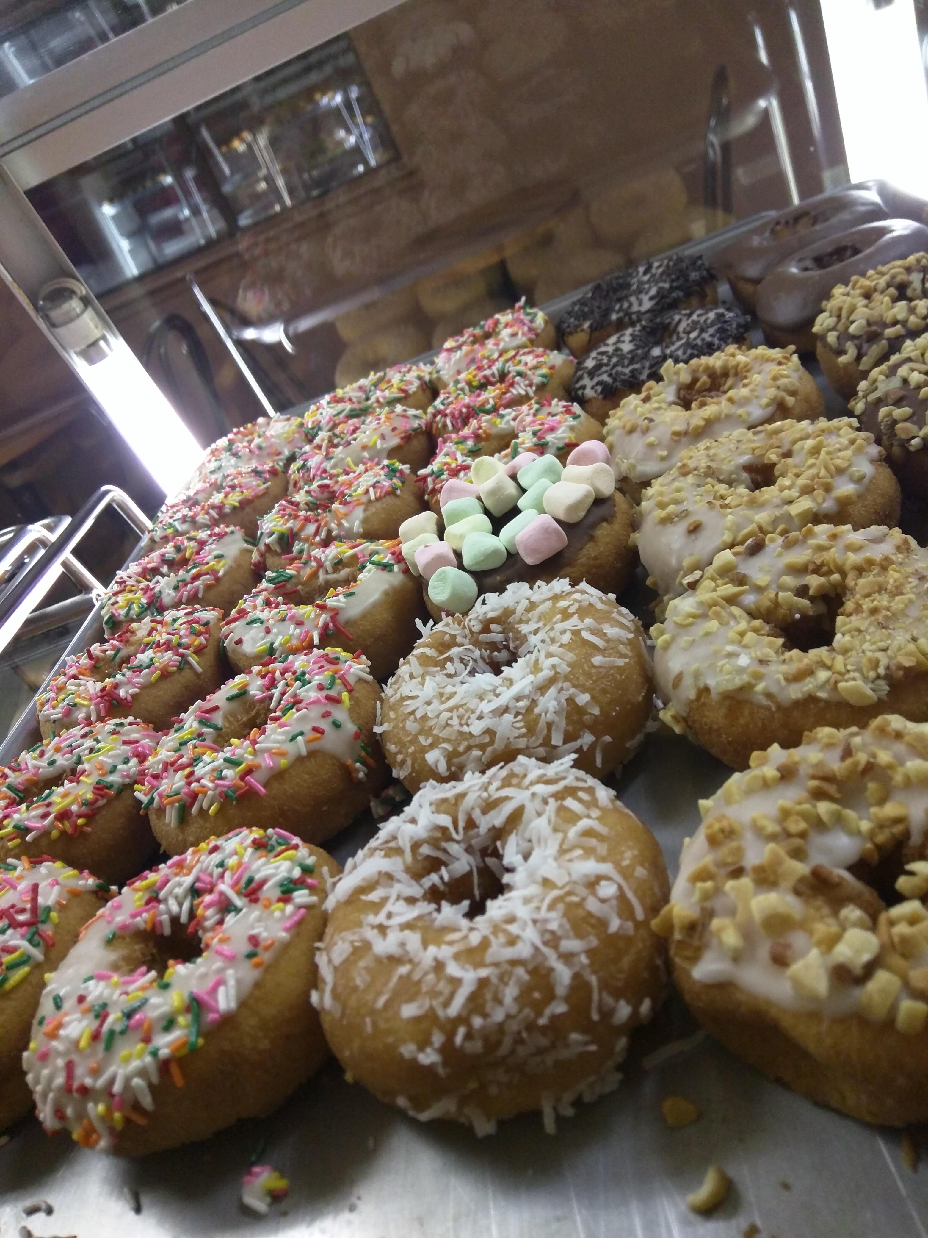 Sunshine Donut Co - Waterford, CA 95386