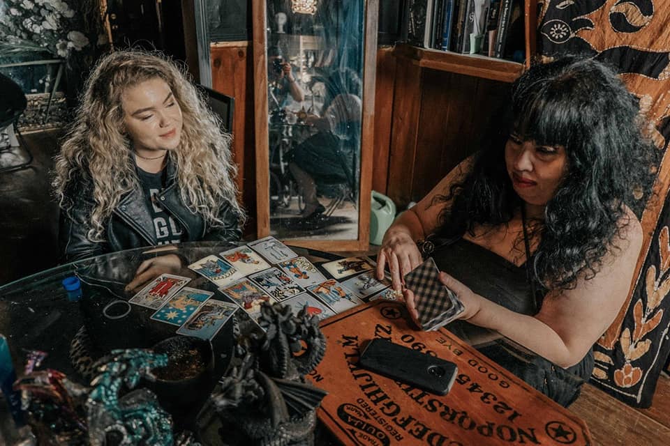 Cassadaga Raven Star Psychic Witch - Cassadaga, FL 32706