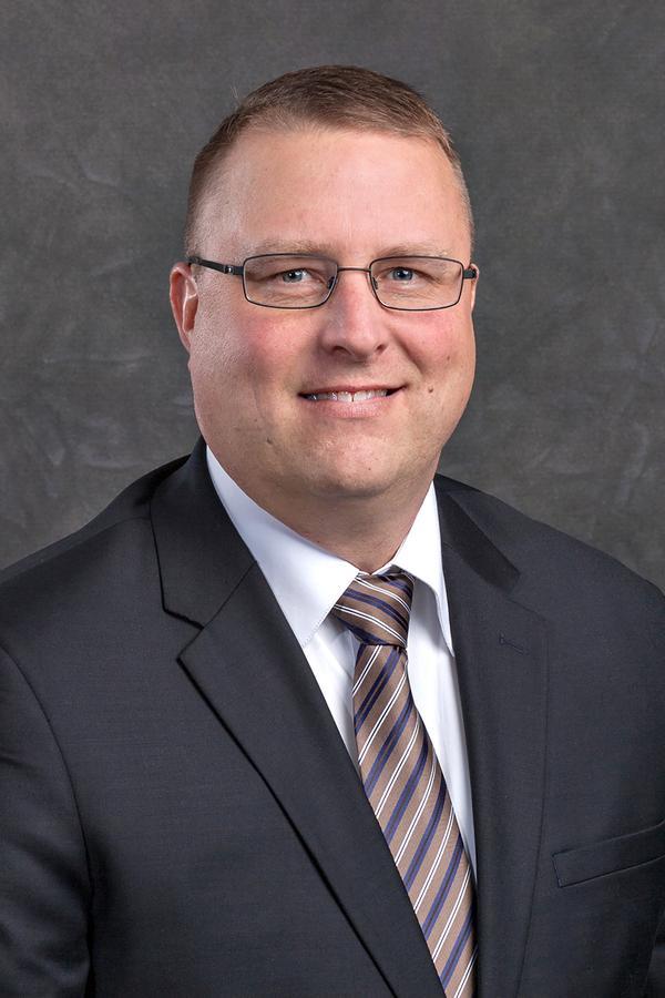 Edward Jones - Financial Advisor: Frank Majeski III - Raymond, WA 98577