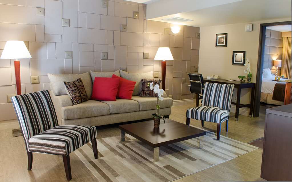 DoubleTree Suites by Hilton Hotel Tucson Airport - Tucson, AZ 85756